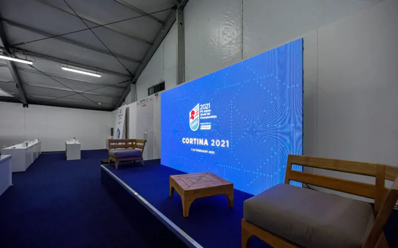 Monitor a LED per sala riunioni e conference room | Wave&Co